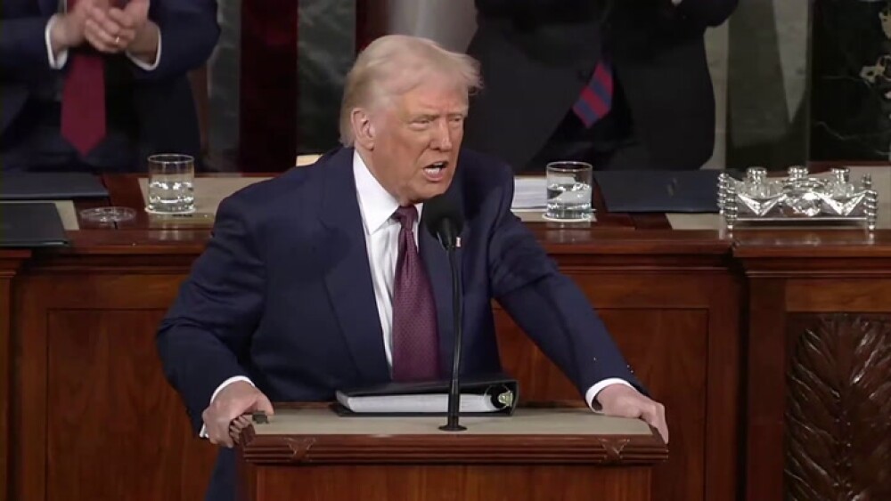 Meet Noah Peters, the "Singing Barber" who will serenade country hits ...