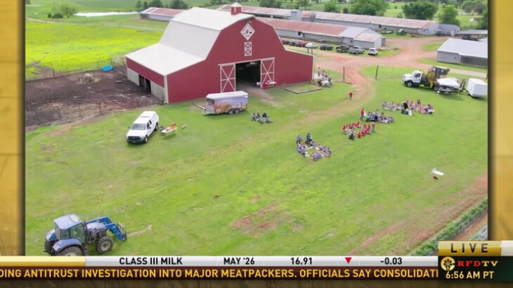 Arkansas' Arnold Family Farm Welcomes Hundreds of Kids for a Strawberry ...